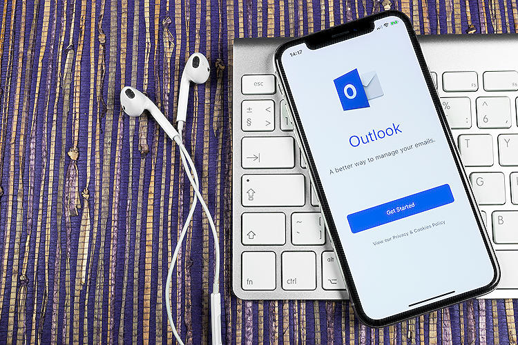 How to add Reactions to email messages in Outlook